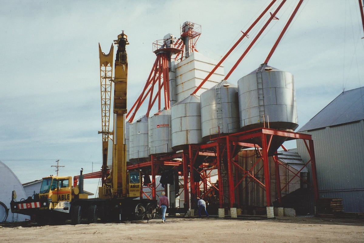 Novid Inc. | Stainless Steel Liquid Fertilizer & Chemical Storage